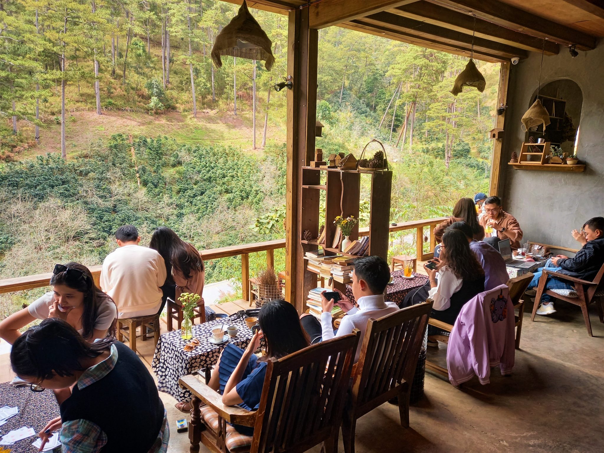 19 Coffee Shops in Dalat With a View – Vietnam Coracle – Independent ...