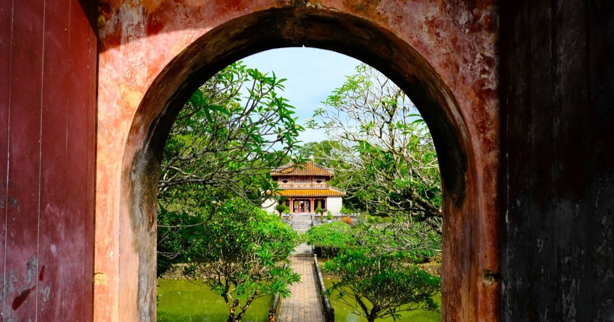 Last Emperors: Nguyen Dynasty Sites in Hue – Vietnam Coracle ...