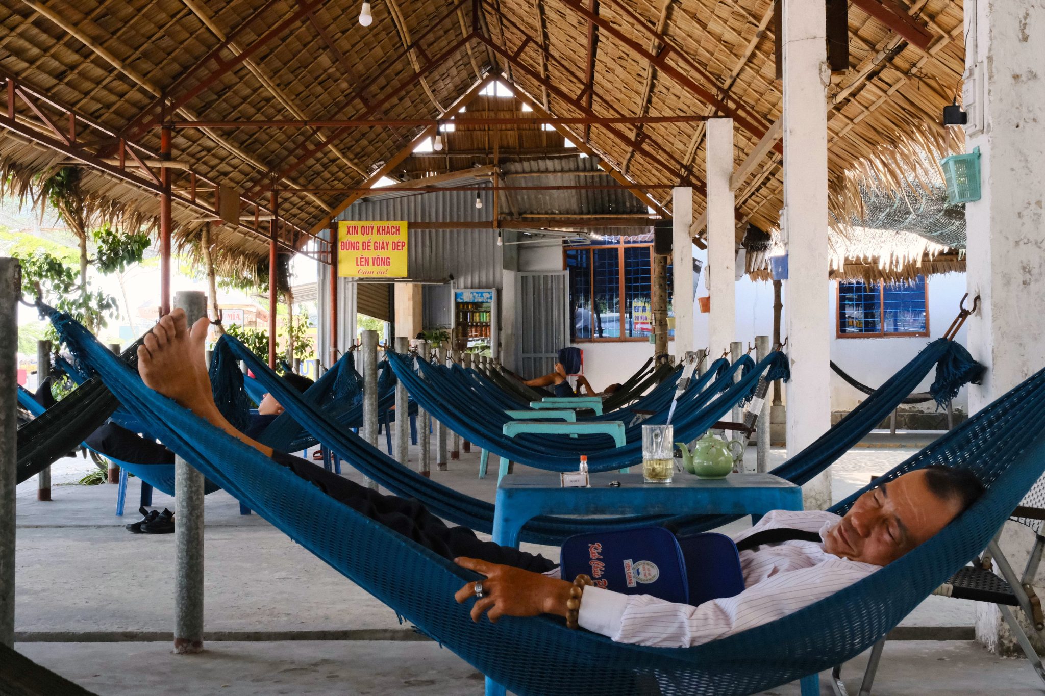 Cà Phê Võng: Ode to Hammock Cafes – Vietnam Coracle – Independent Travel Guides to Vietnam