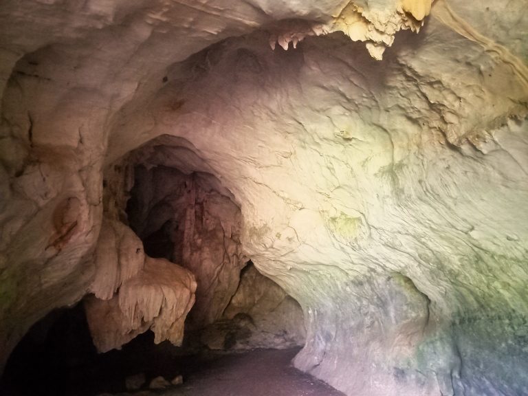 Hang Bua & Tham Om Caves – Vietnam Coracle – Independent Travel Guides ...