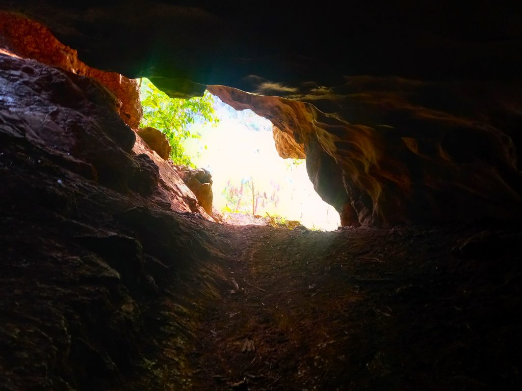 Hang Bua & Tham Om Caves – Vietnam Coracle – Independent Travel Guides ...