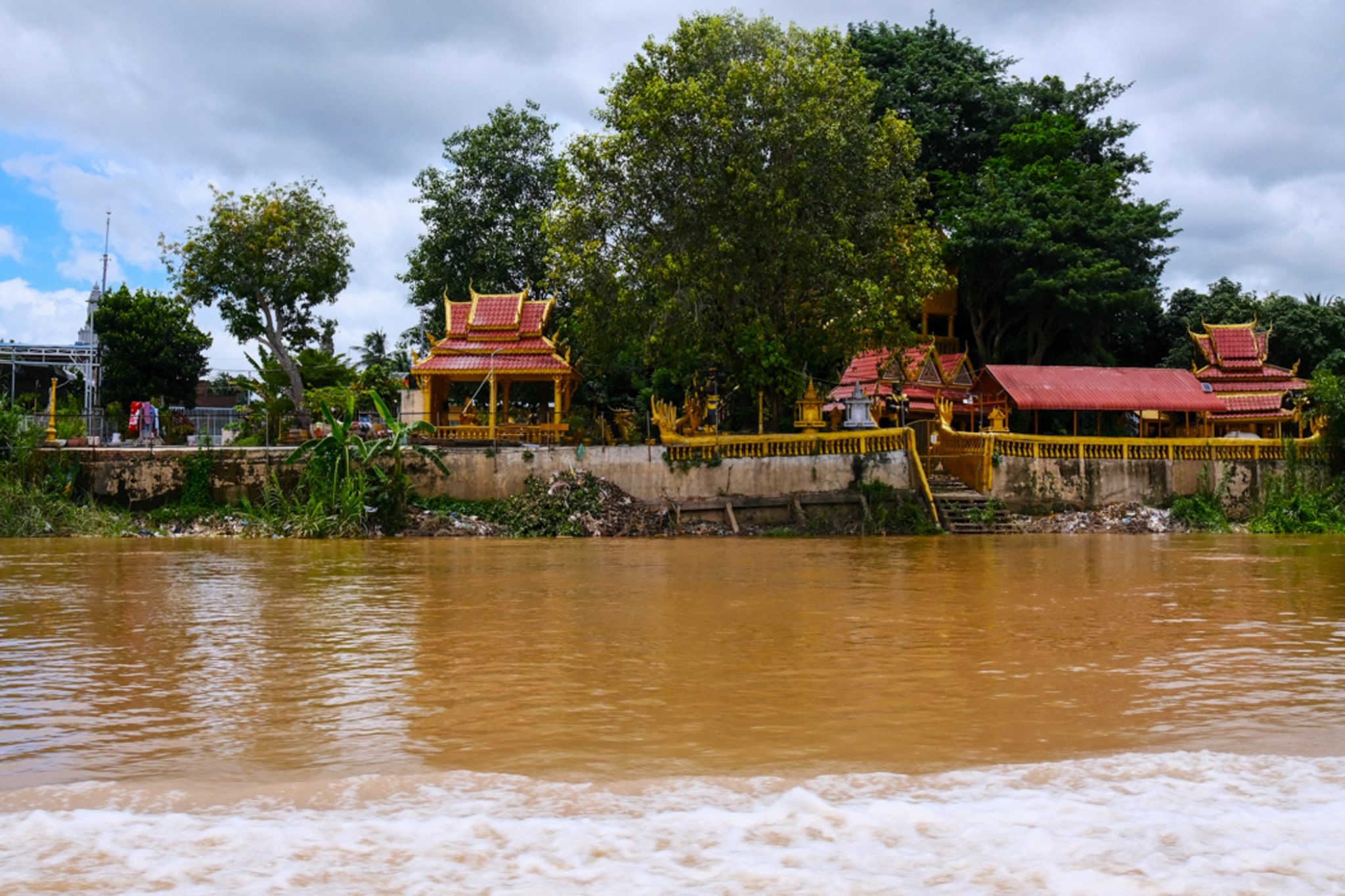 Vietnam to Cambodia by Boat – Vietnam Coracle – Independent Travel Guides to Vietnam